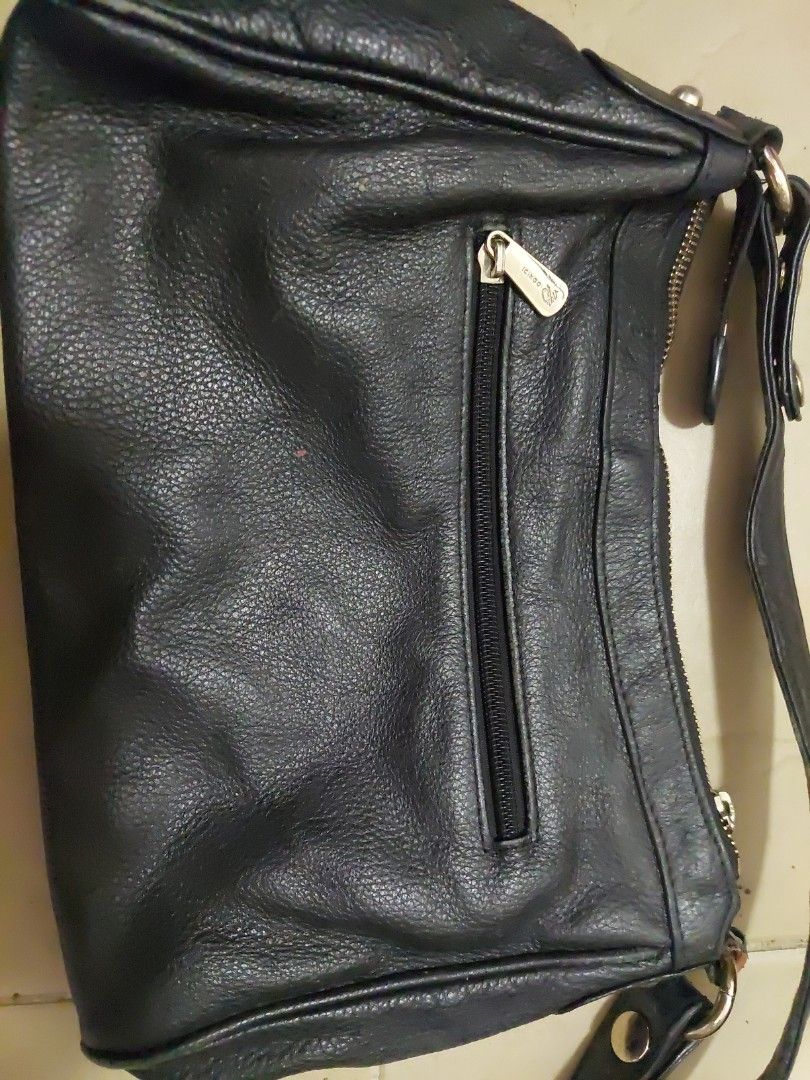 Tas tenteng hitam, Fesyen Wanita, Tas & Dompet di Carousell