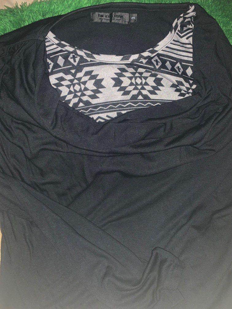 The exclusive top hitam tribal, Fesyen Wanita, Pakaian Wanita, Atasan ...