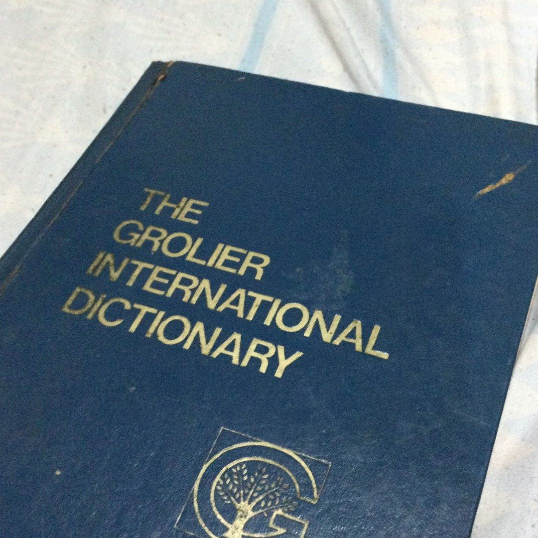 The Grolier International Dictionary (2 Volumes), Hobbies & Toys, Books ...