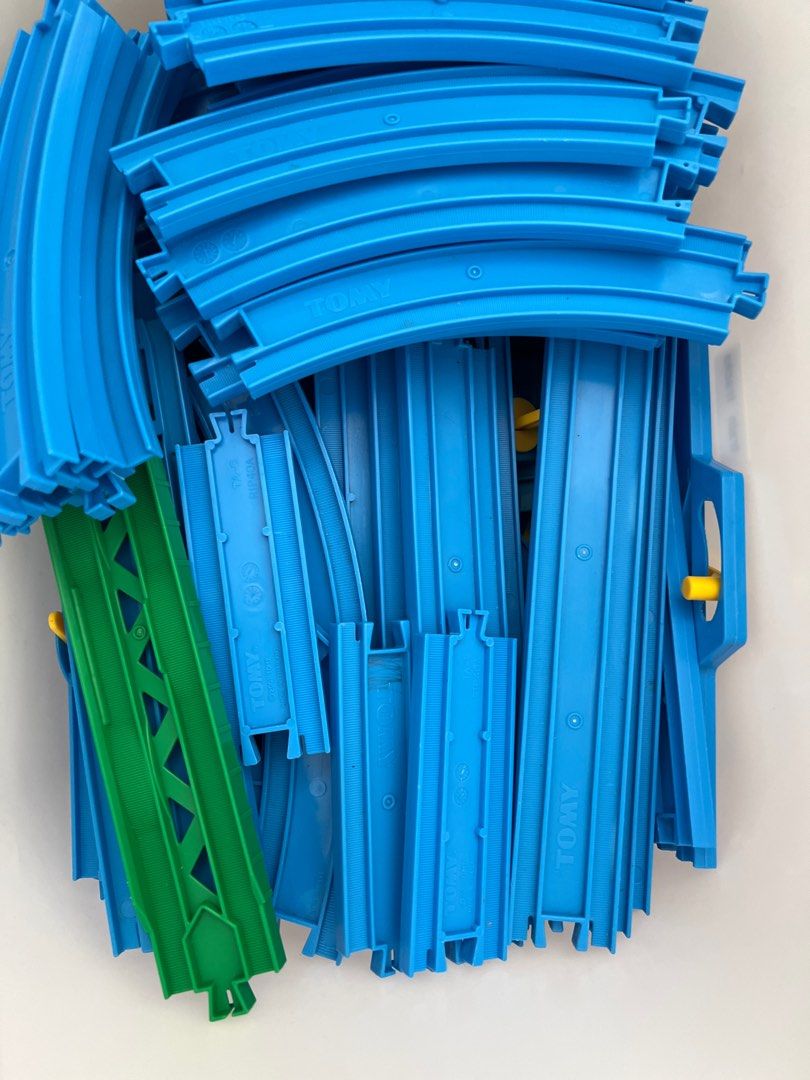 Thomas the train - tracks and trains, Hobbies & Toys, Toys & Games on ...