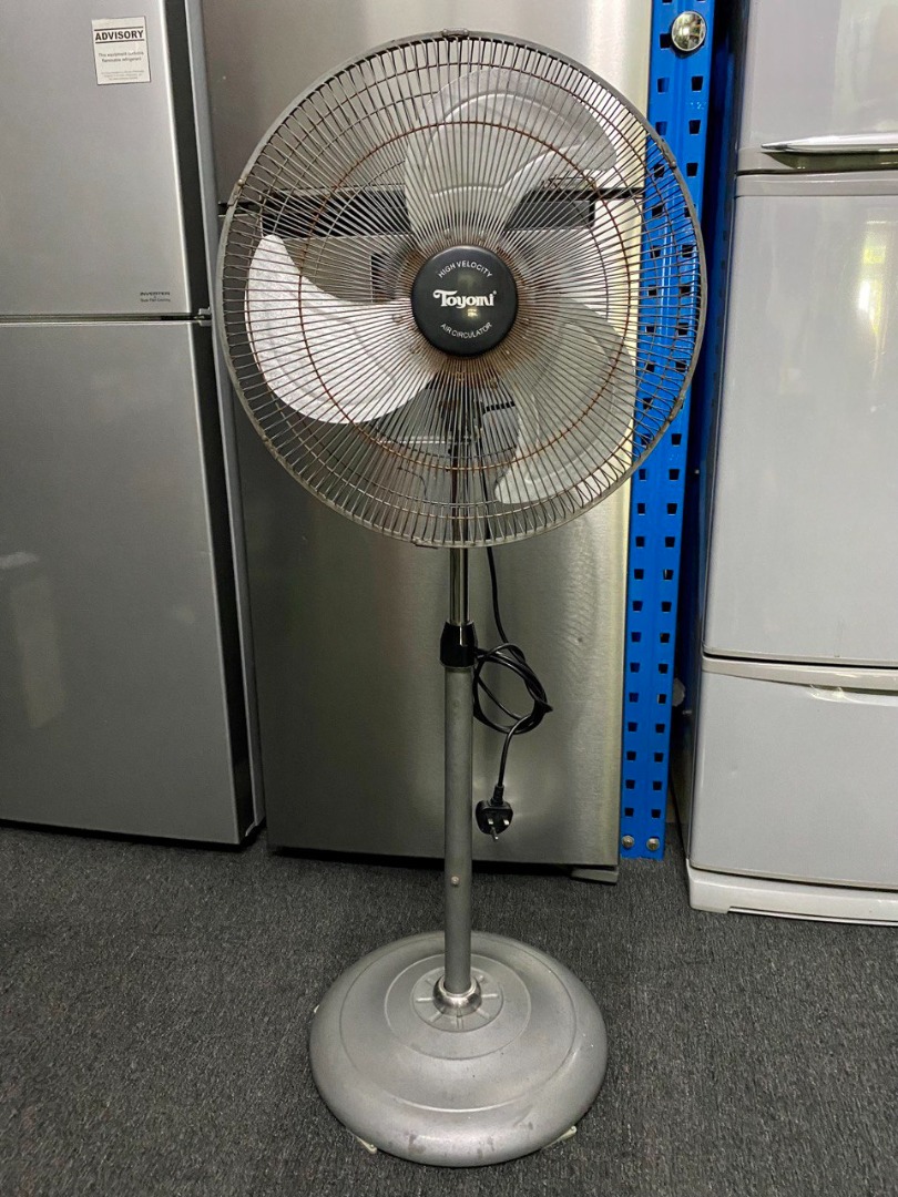 Toyomi 18" OSC. High Velocity Stand Fan, Furniture & Home Living ...