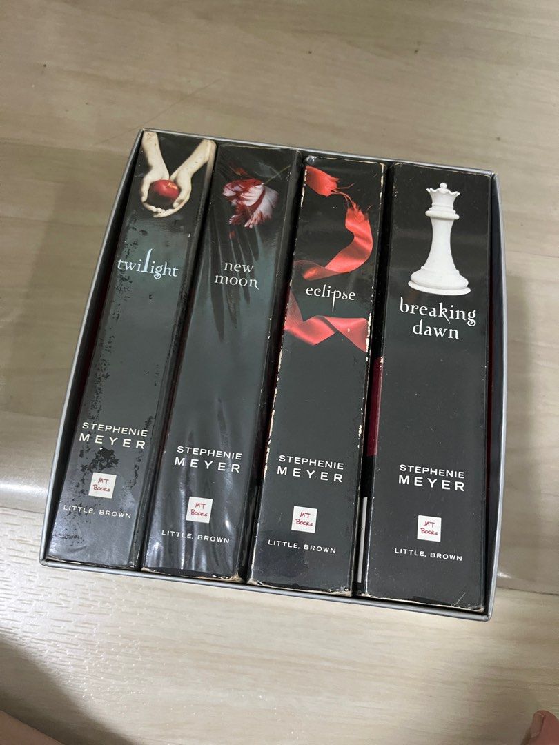 Twilight Full Series - full set, Hobbies & Toys, Books & Magazines ...