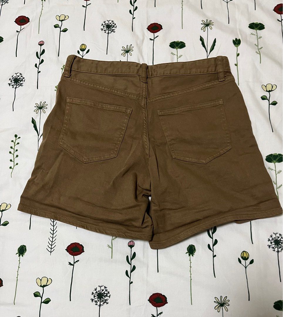 Uniqlo brown denim shorts cottagecore, Women's Fashion, Bottoms, Shorts ...