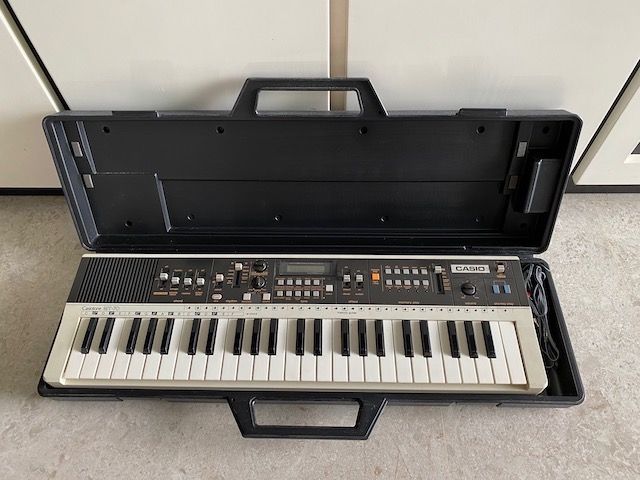 Vintage Music Keyboard, Hobbies & Toys, Memorabilia & Collectibles ...