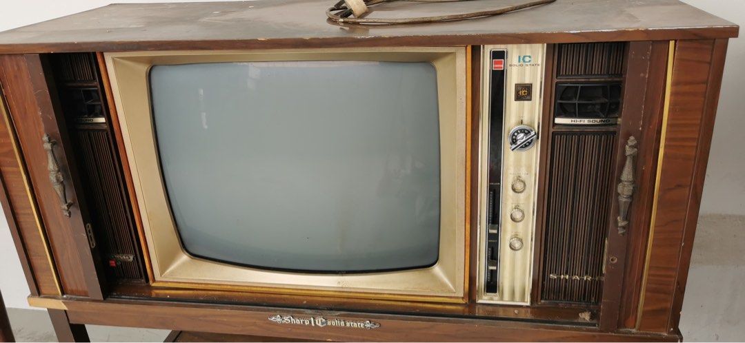 VINTAGE SHARP [Solid State] TV - EXTENSIVE REPAIR NEEDED, Hobbies ...