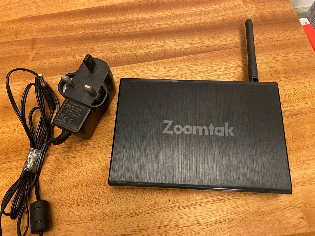 Zoomtak M8 TV box, 家庭電器, 電視 & 其他娛樂, 串流媒體及集線器 - Carousell