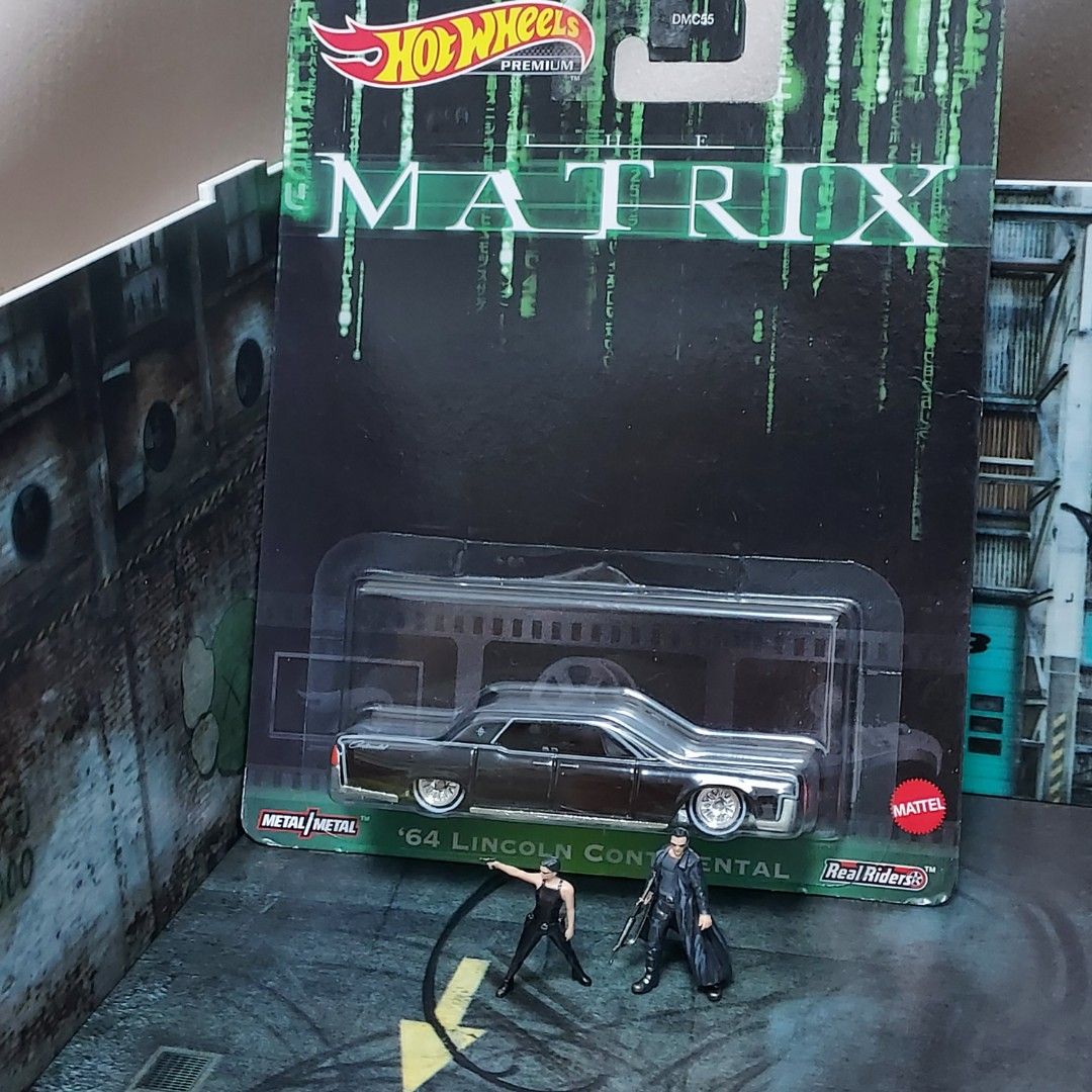 1/64 The Matrix Lincoln Continental car; Neo and Trinity figurines ...