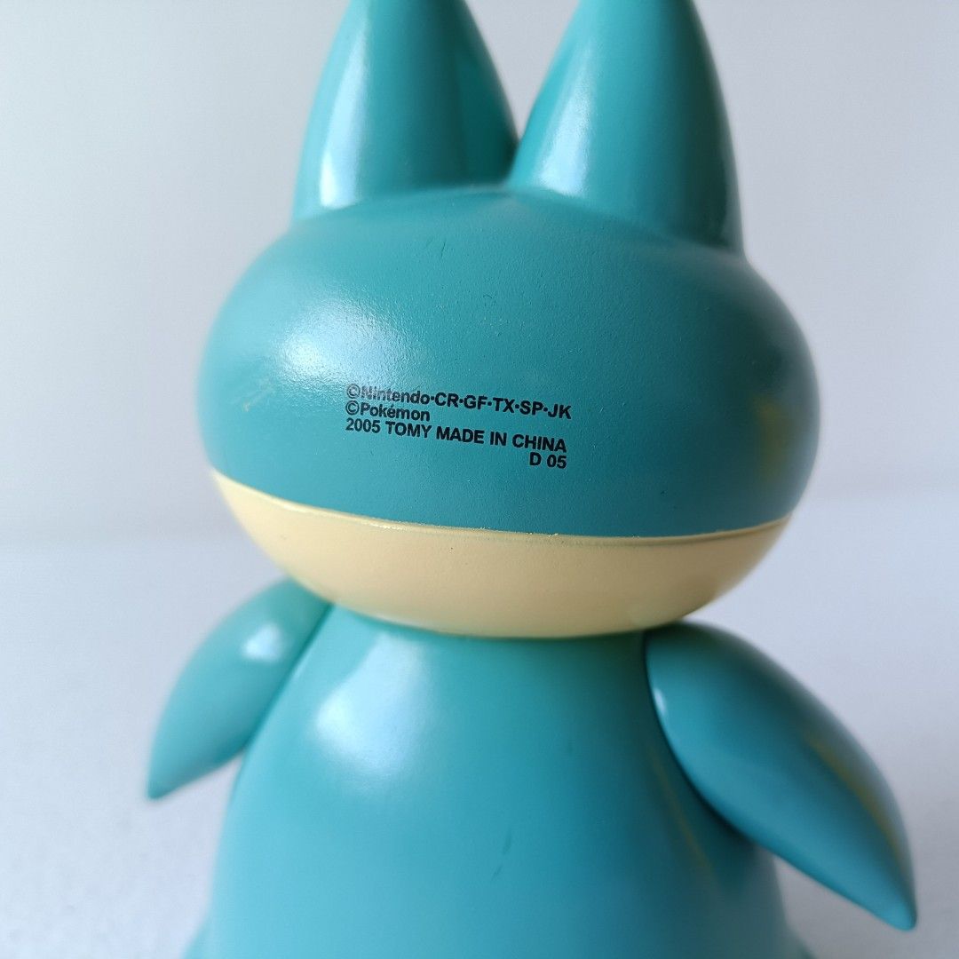 2005 Pokemon Advanced Grade (AG) Pikachu and Munchlax Hard Vinyl ...