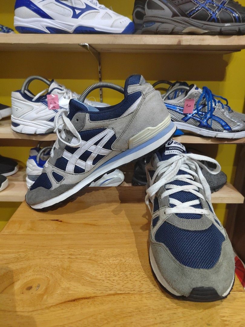 Acics, Men's Fashion, Footwear, Sneakers on Carousell