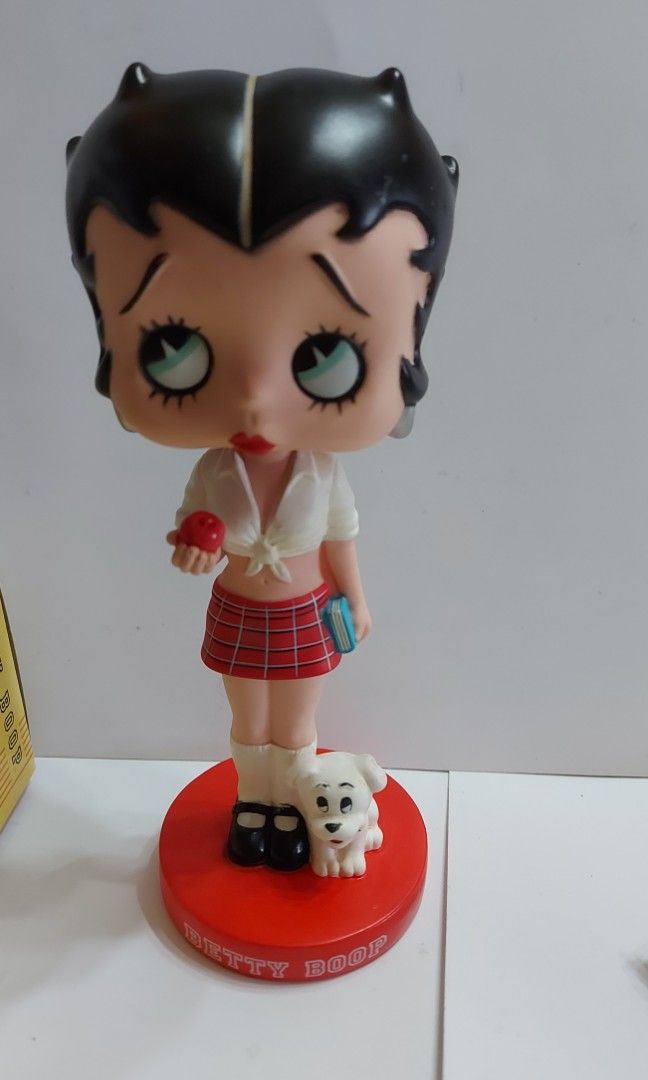 Betty Boop School girl funko @2008, 興趣及遊戲, 收藏品及紀念品, 古董收藏 - Carousell