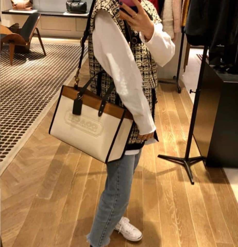 COACH Field Tote 30, Women's Fashion, Bags & Wallets, Tote Bags on ...