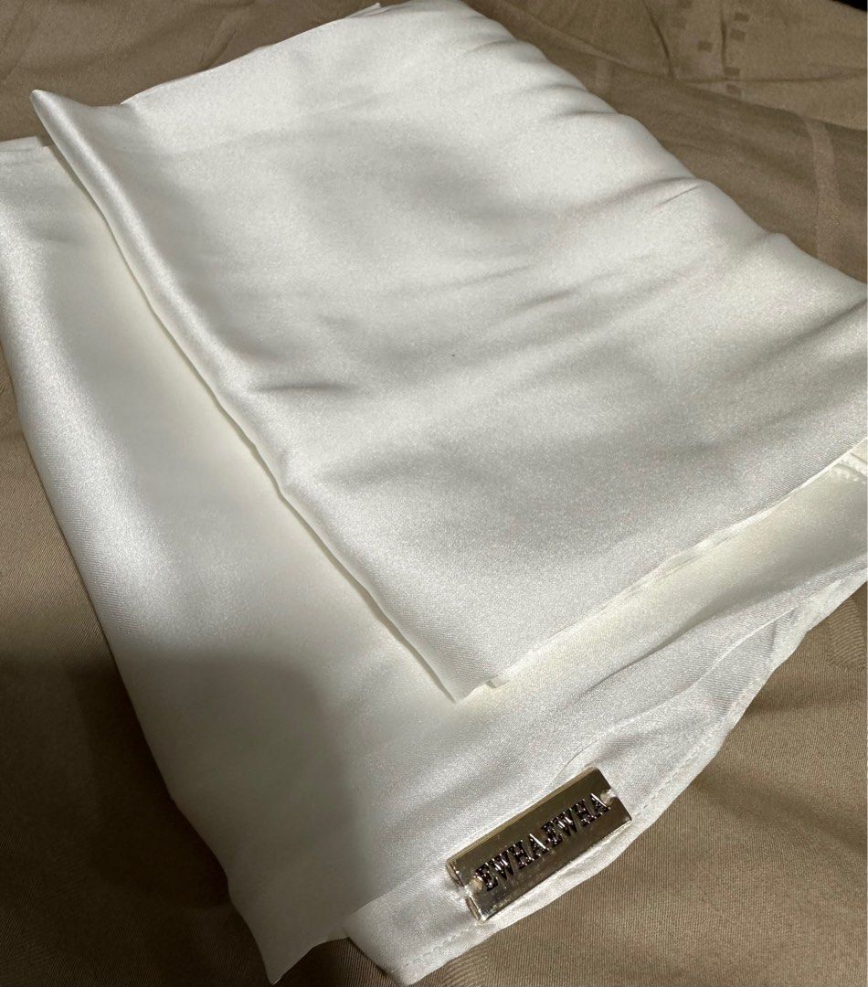 Ewhaewha Matte Satin White Shawl, Women's Fashion, Muslimah Fashion ...
