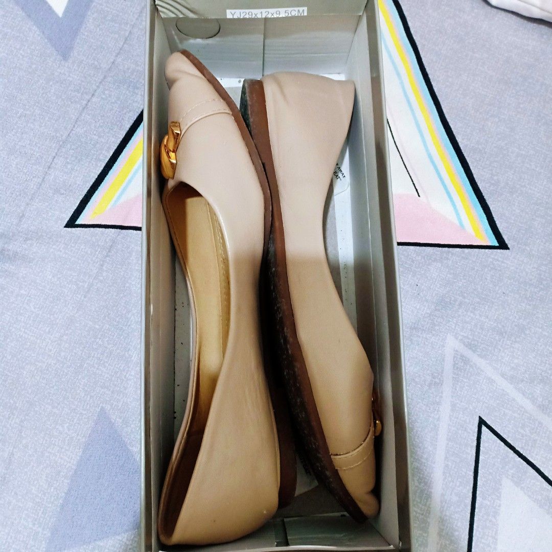Gibi shoes, Women's Fashion, Footwear, Shoe inserts on Carousell