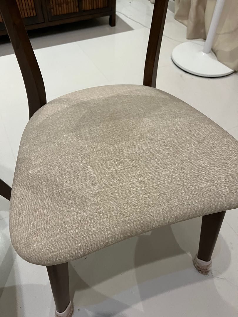 Hipvan Fortytwo Dining table set with chairs plus two free shelves ...