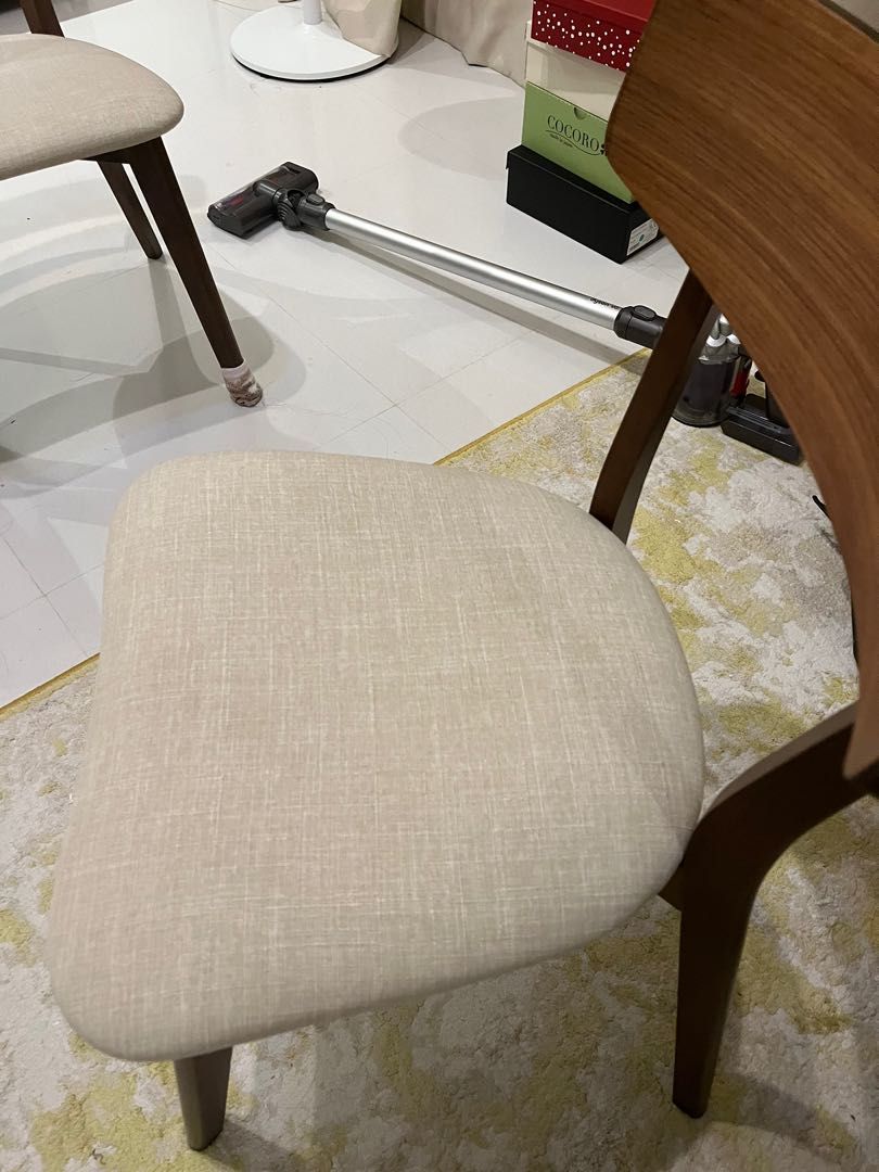 Hipvan Fortytwo Dining table set with chairs plus two free shelves ...