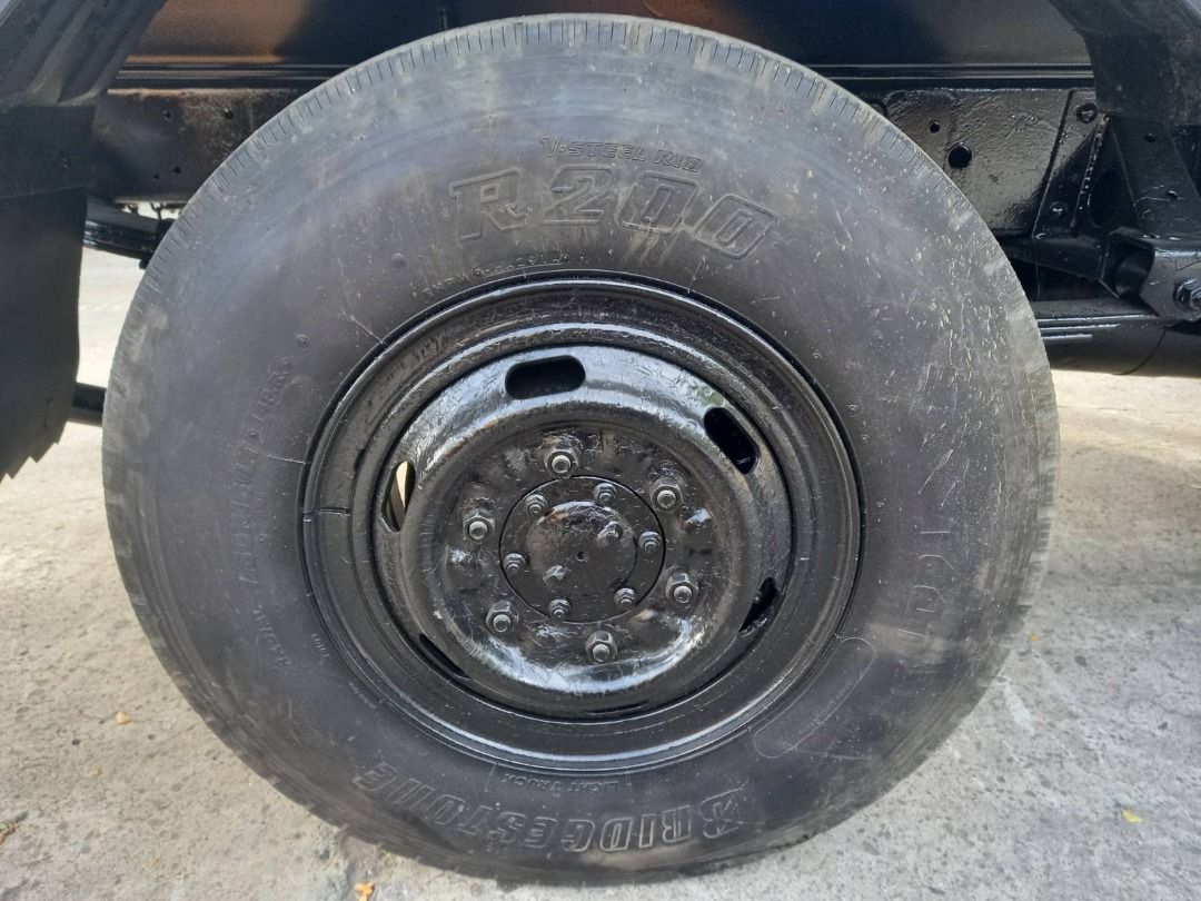 Isuzu single tire 6stud japan surplus, Special Vehicles, Heavy Vehicles ...