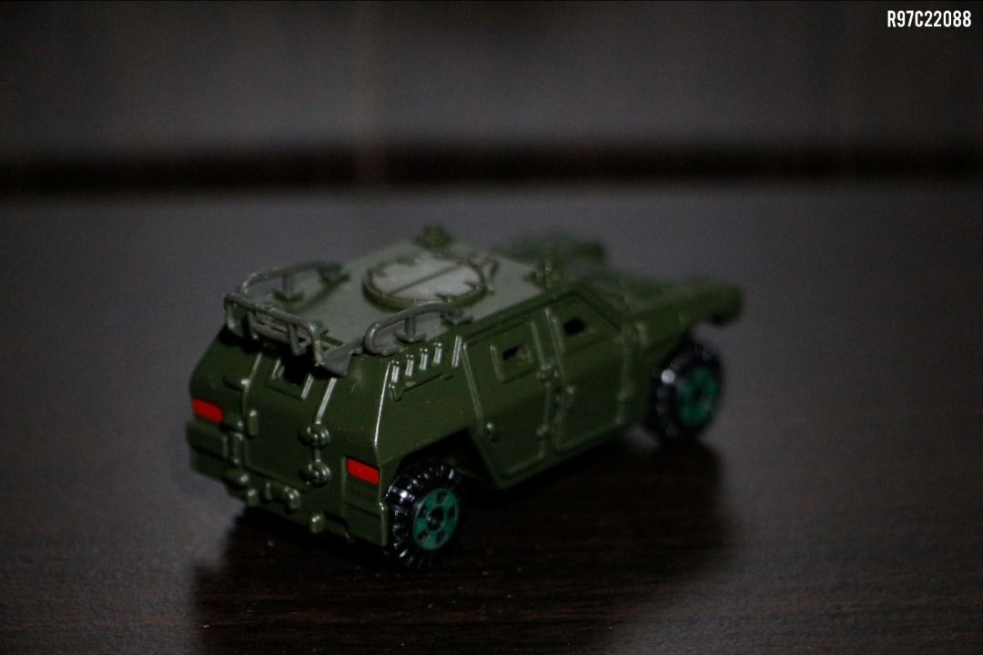 JSDF Light Armoured Vehicle (Takara Tomy Tomica #114) Green - Used ...