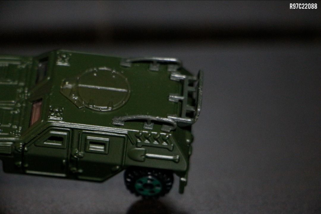 JSDF Light Armoured Vehicle (Takara Tomy Tomica #114) Green - Used ...