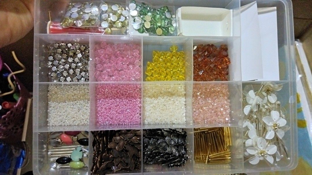 JUAL MANIK atau BEADS, Hobbies & Toys, Stationery & Craft, Craft Supplies & Tools on Carousell