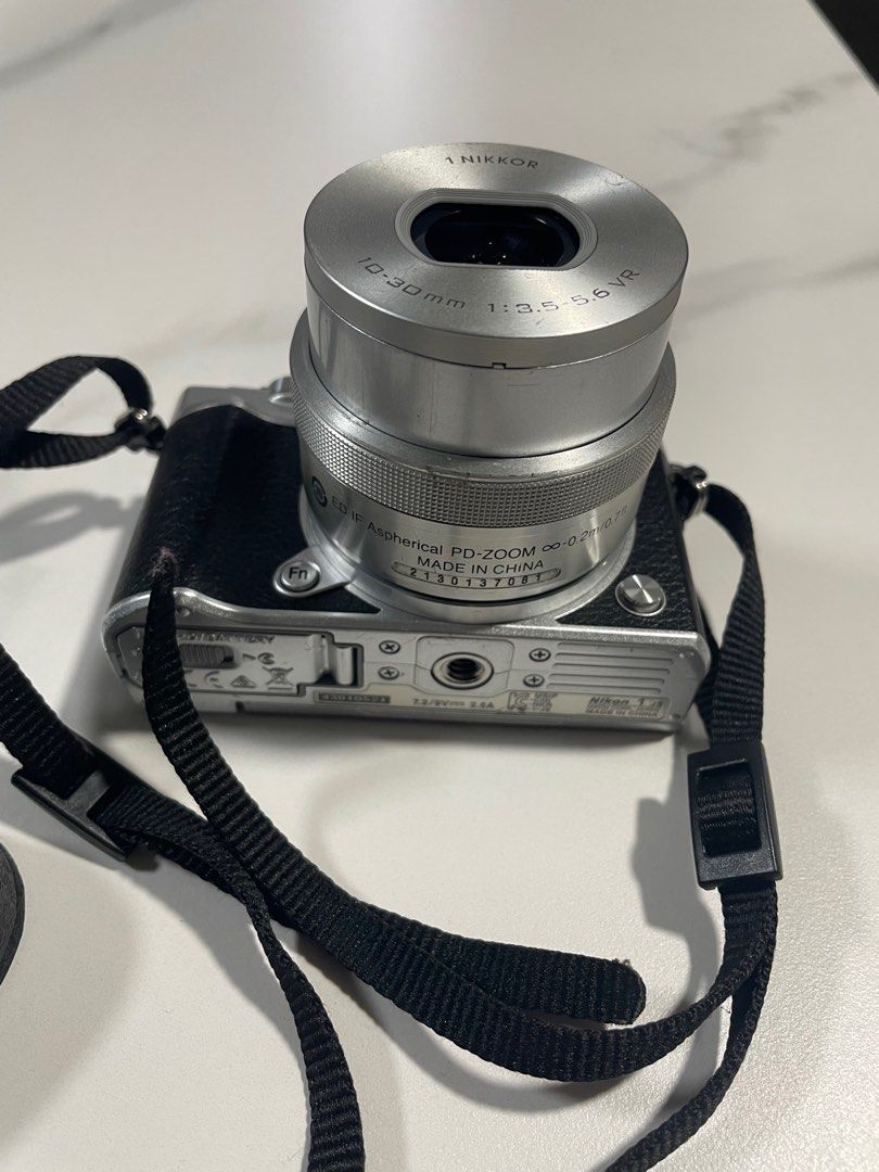 Nikon 1 J5 camera, good starting camera for your teenager kid ...