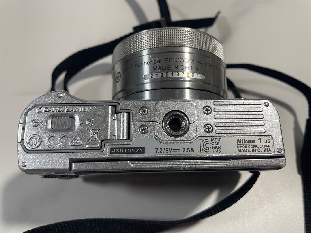 Nikon 1 J5 camera, good starting camera for your teenager kid ...