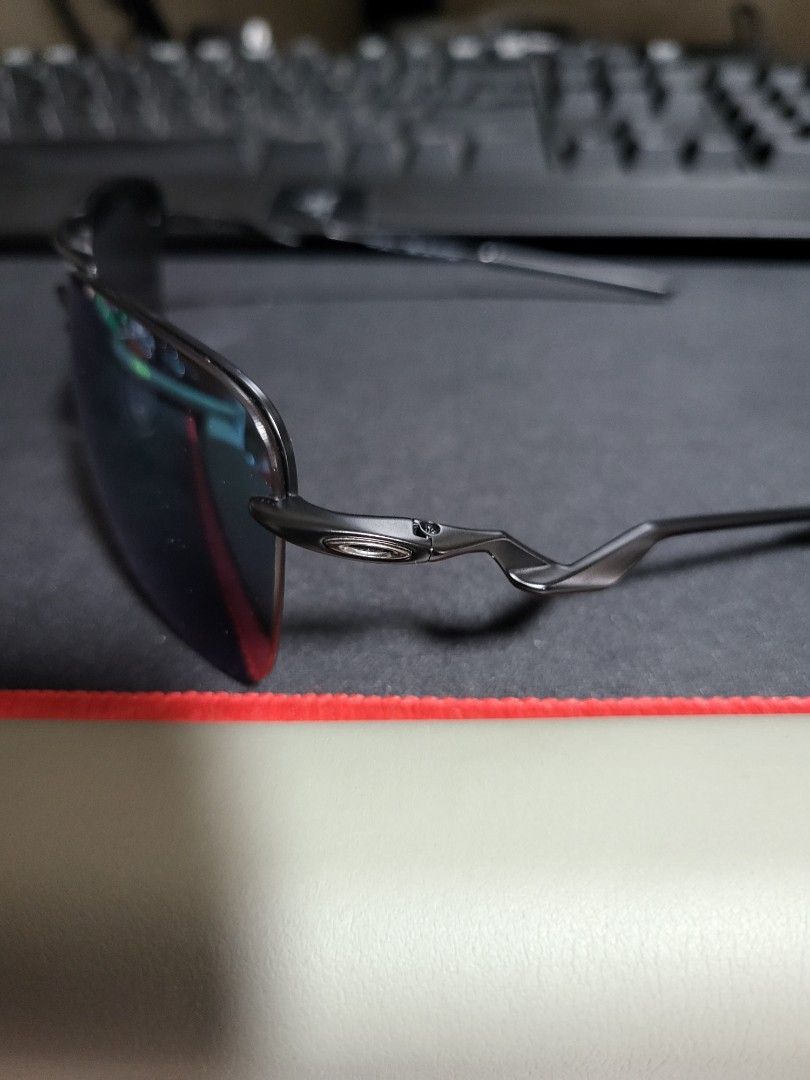 Oakley Tailback, Men's Fashion, Watches & Accessories, Sunglasses ...