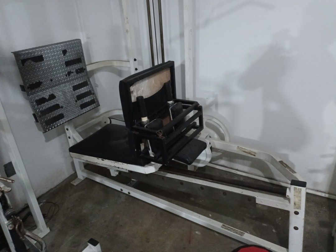 Paramount Leg Press machine, Sports Equipment, Exercise & Fitness ...