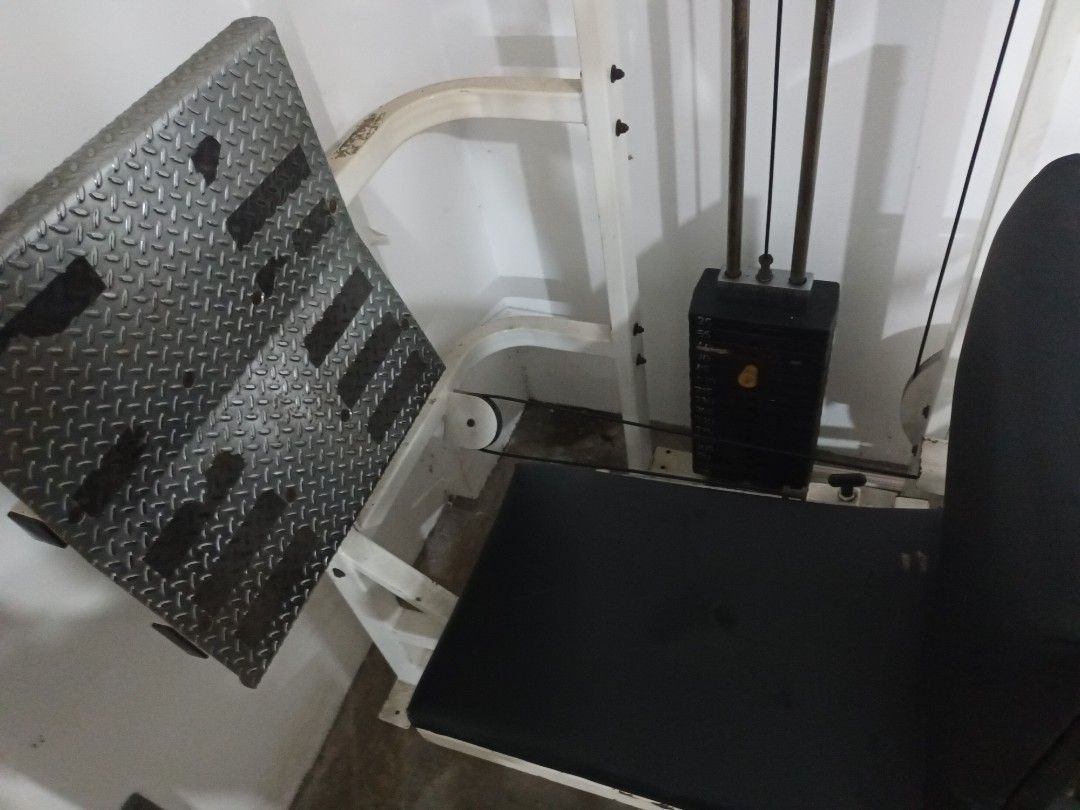 Paramount Leg Press machine, Sports Equipment, Exercise & Fitness ...