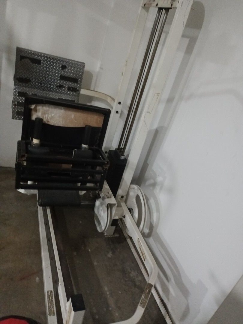 Paramount Leg Press machine, Sports Equipment, Exercise & Fitness ...