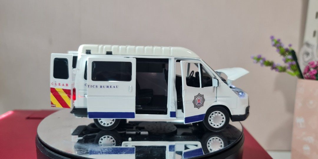 Police Car Scale 1:32 CNB Vehicle, Hobbies & Toys, Toys & Games on ...