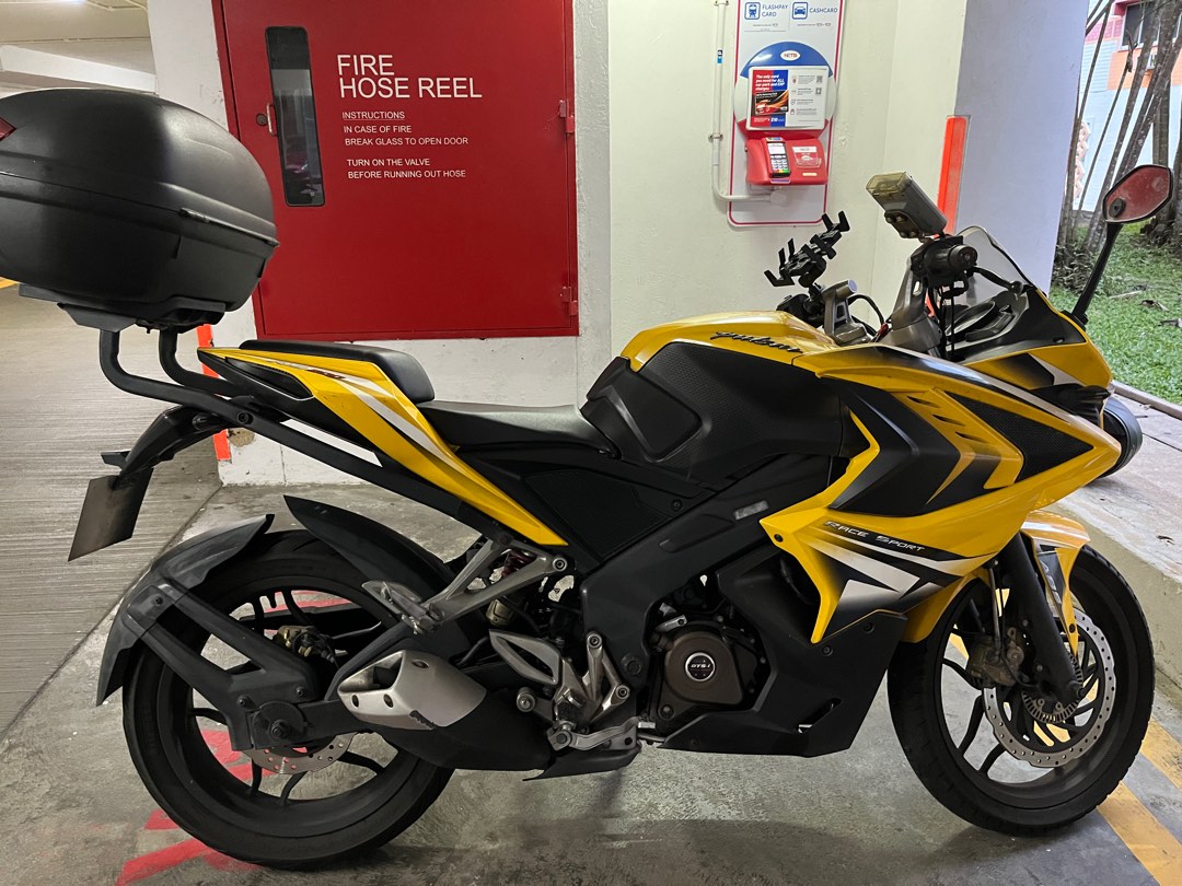 Pulsar RS200, Motorcycles, Motorcycles for Sale, Class 2B on Carousell
