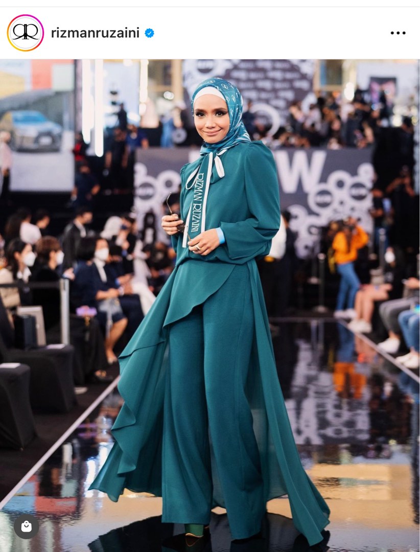 Rizman Ruzaini Set ( Top & Bottom), Women's Fashion, Dresses & Sets ...