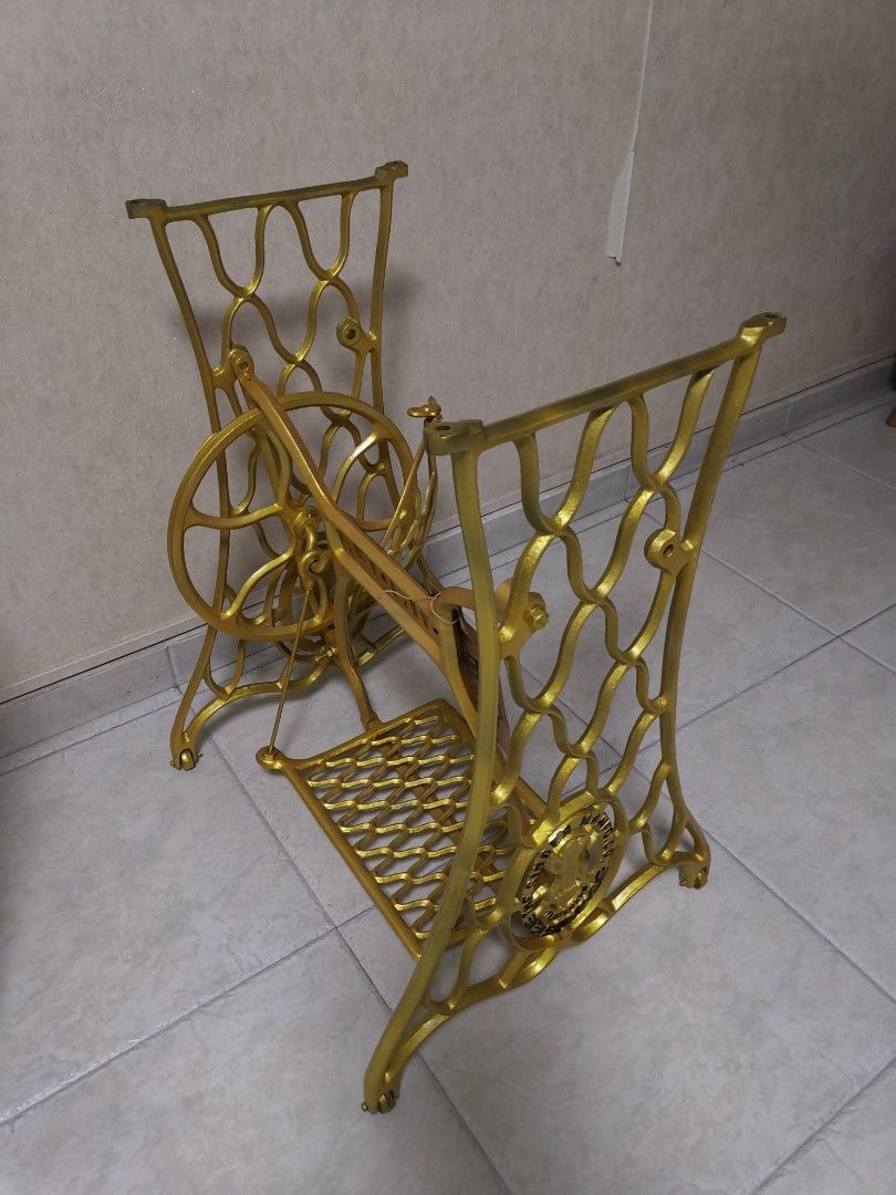 SINGER Spider Web Sewing Machine Stand, Hobbies & Toys, Memorabilia ...