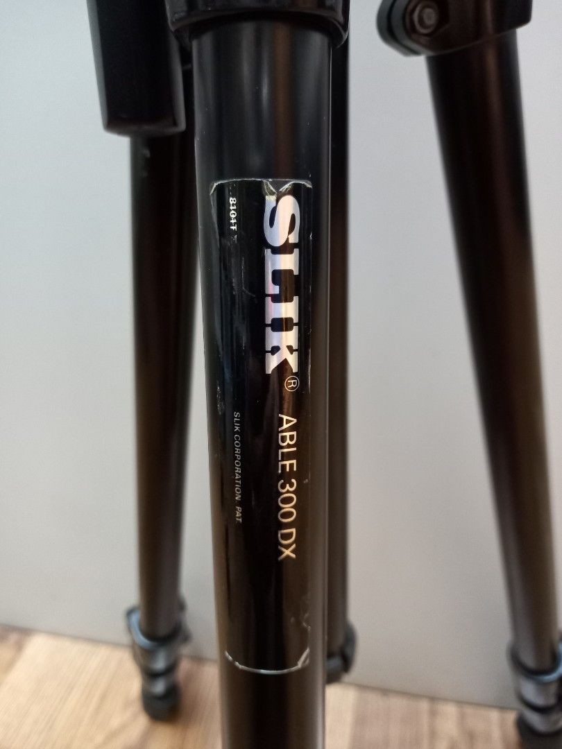 Slik tripod ABLE 300 DX, Photography, Photography Accessories, Tripods & Monopods on Carousell