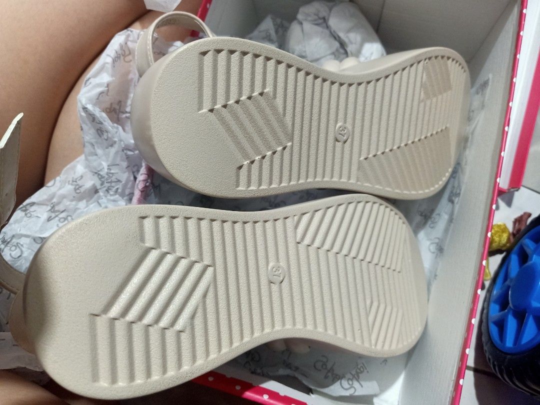 Sofab Aurelia, Women's Fashion, Footwear, Wedges on Carousell