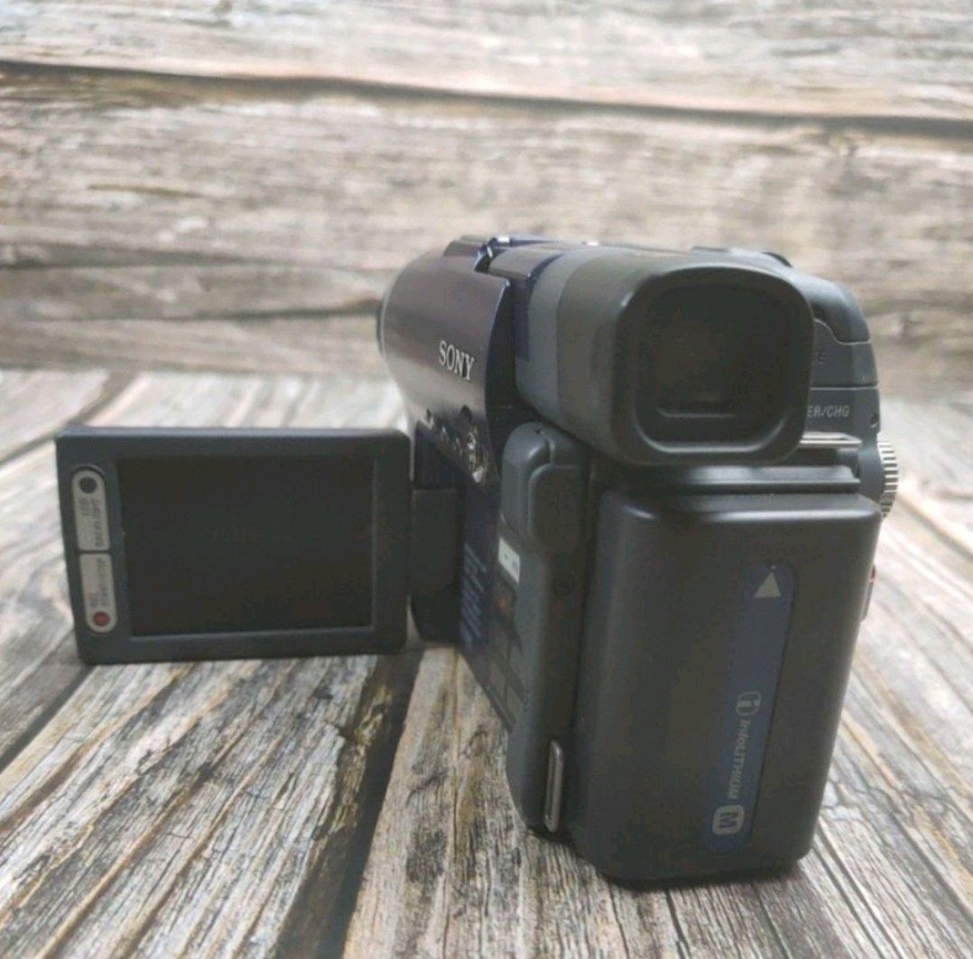 sony camcorder hi8 vhs dvd cassete tape handycam digital camera ...