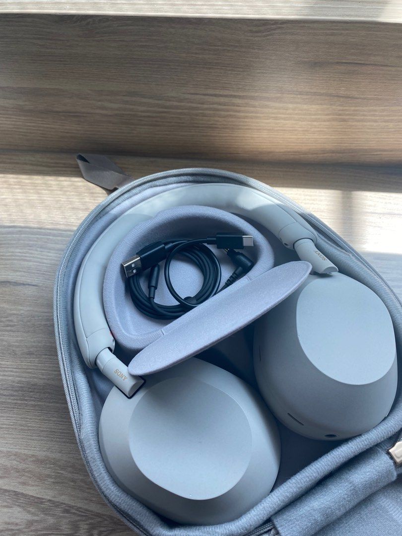 Sony WH-1000XM5 Silver, Audio, Headphones & Headsets on Carousell