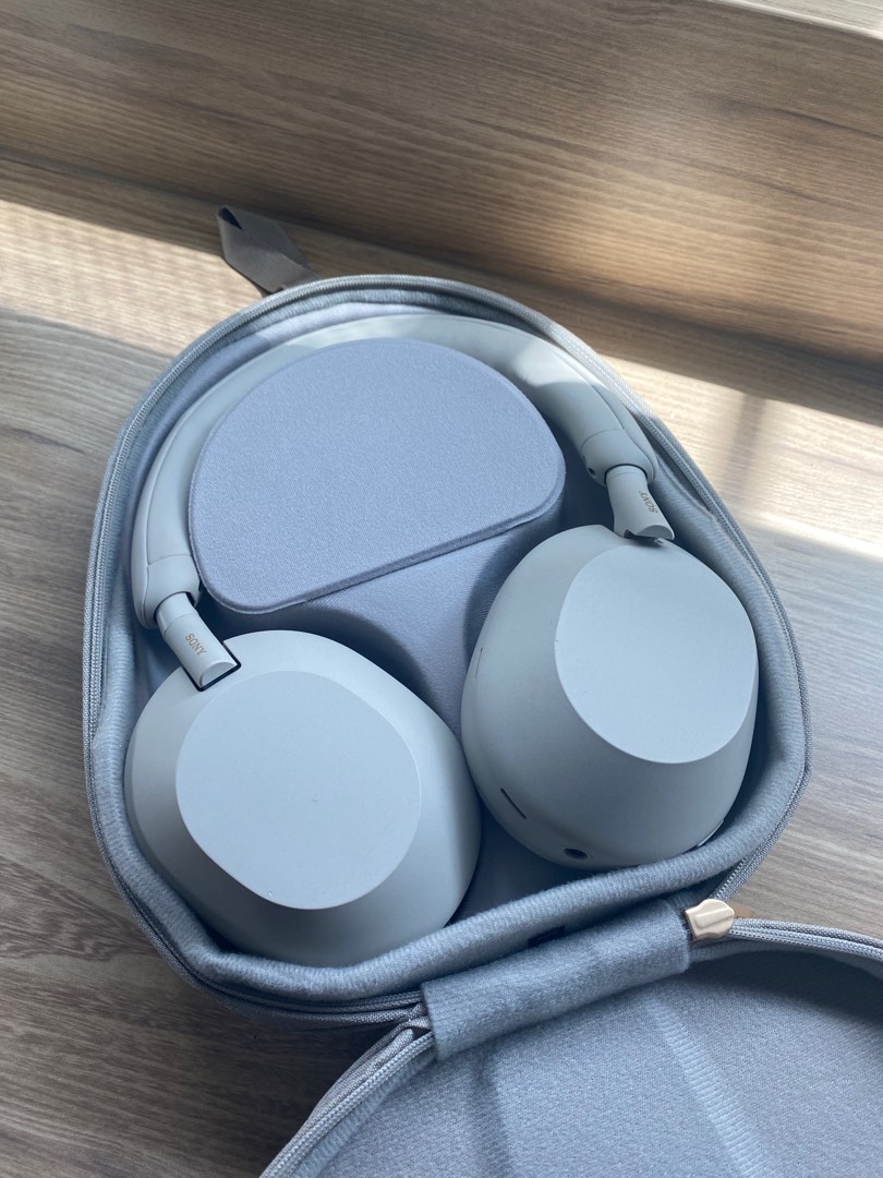 Sony WH-1000XM5 Silver, Audio, Headphones & Headsets on Carousell