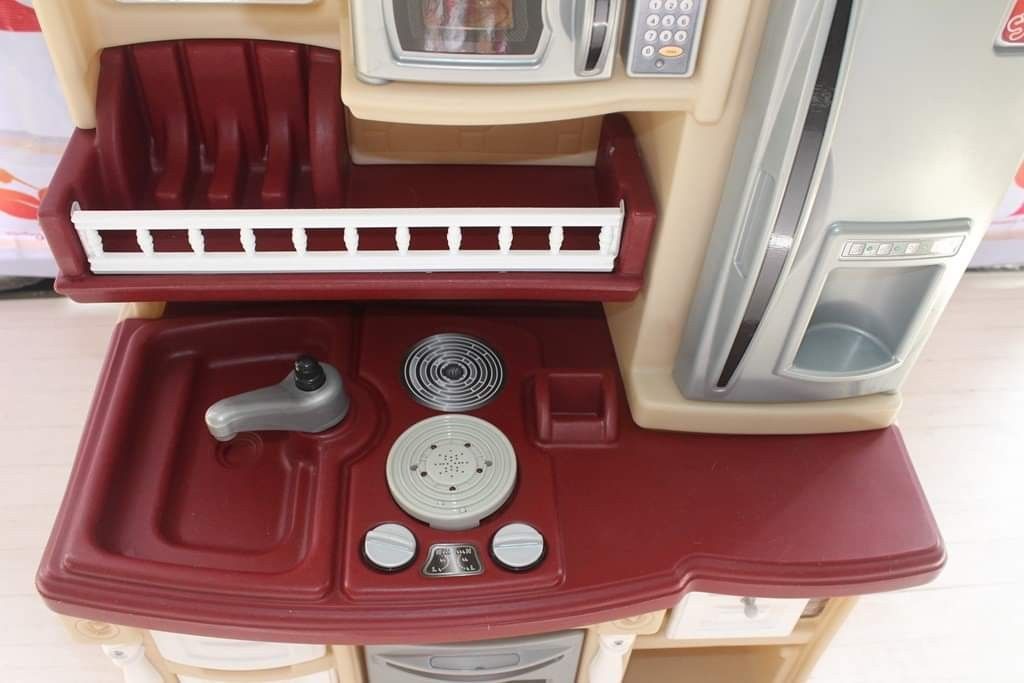 Step 2 Play Kitchen Like little tikes color beige and maroon, Hobbies ...