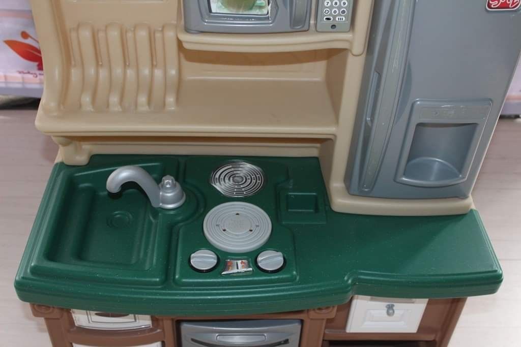 Step 2 Play Kitchen Like little tikes color beige brown green, Hobbies ...