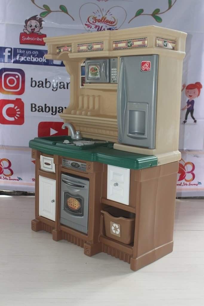 Step 2 Play Kitchen Like little tikes color beige brown green, Hobbies ...
