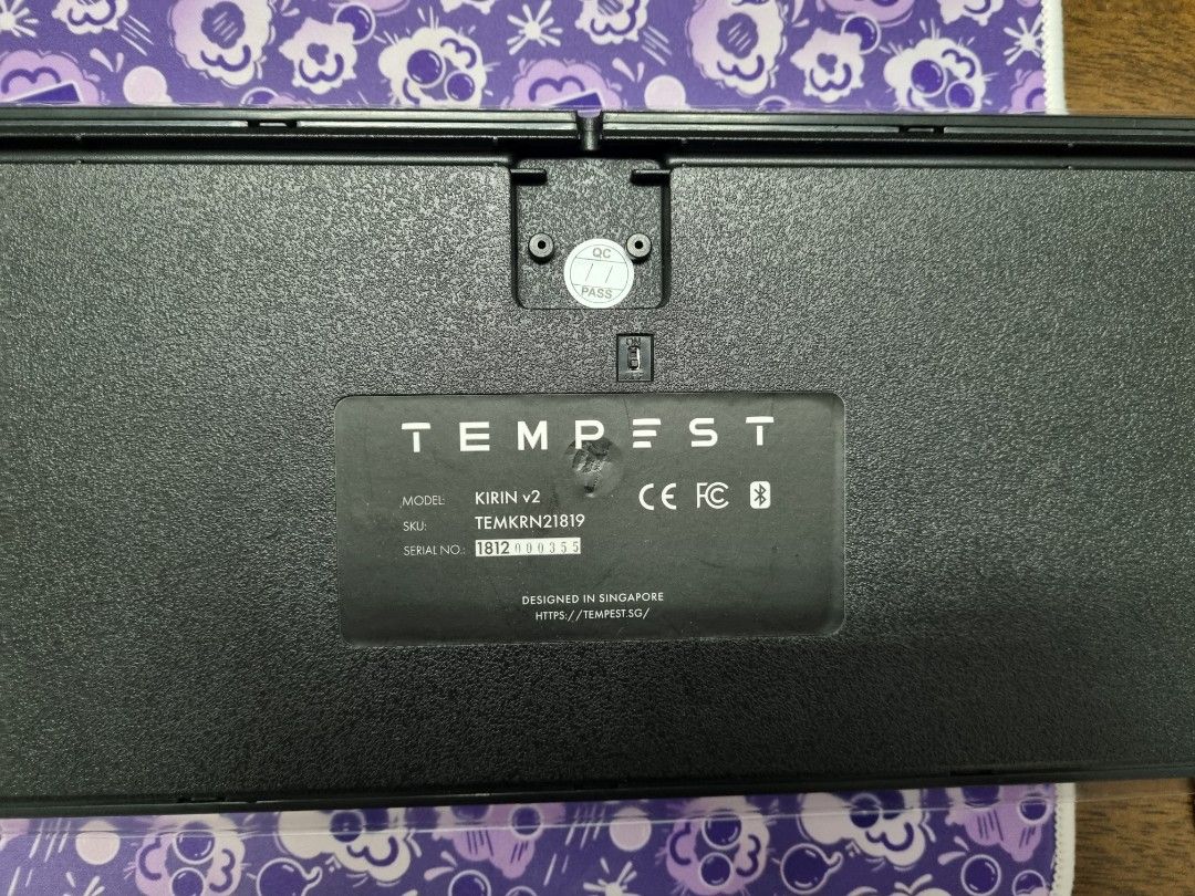 Tempest kirin v2 TKL keyboard with Razer phantom black keycaps ...