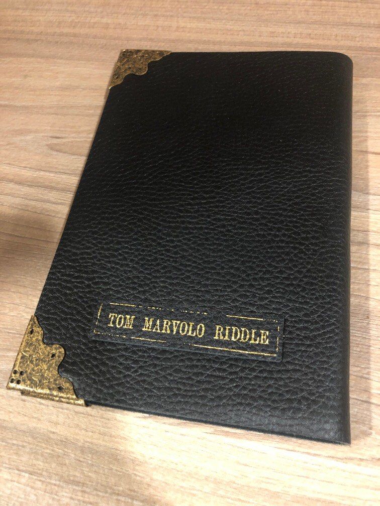 Tom Marvolo Riddle’s Diary - Harry Potter Wizarding World Original ...