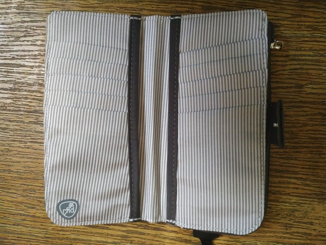 Travelon RFID Blocking Slim Zip Wallet, Women's Fashion, Bags & Wallets ...