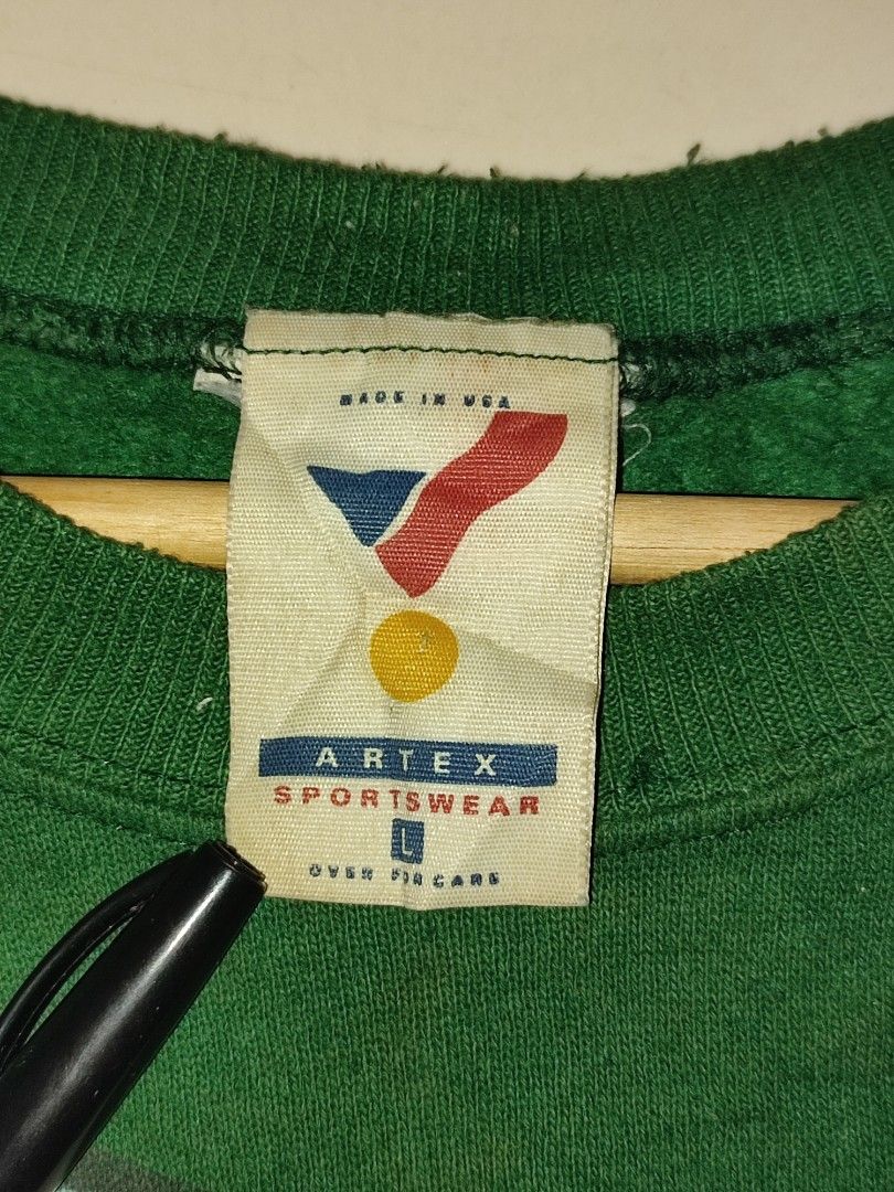 Vintage 90's Looney tunes sweater (Artex tag), Men's Fashion, Coats ...