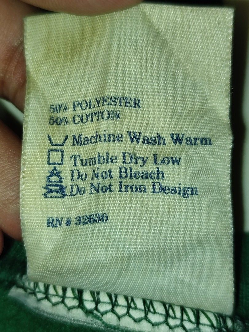 Vintage 90's Looney tunes sweater (Artex tag), Men's Fashion, Coats ...