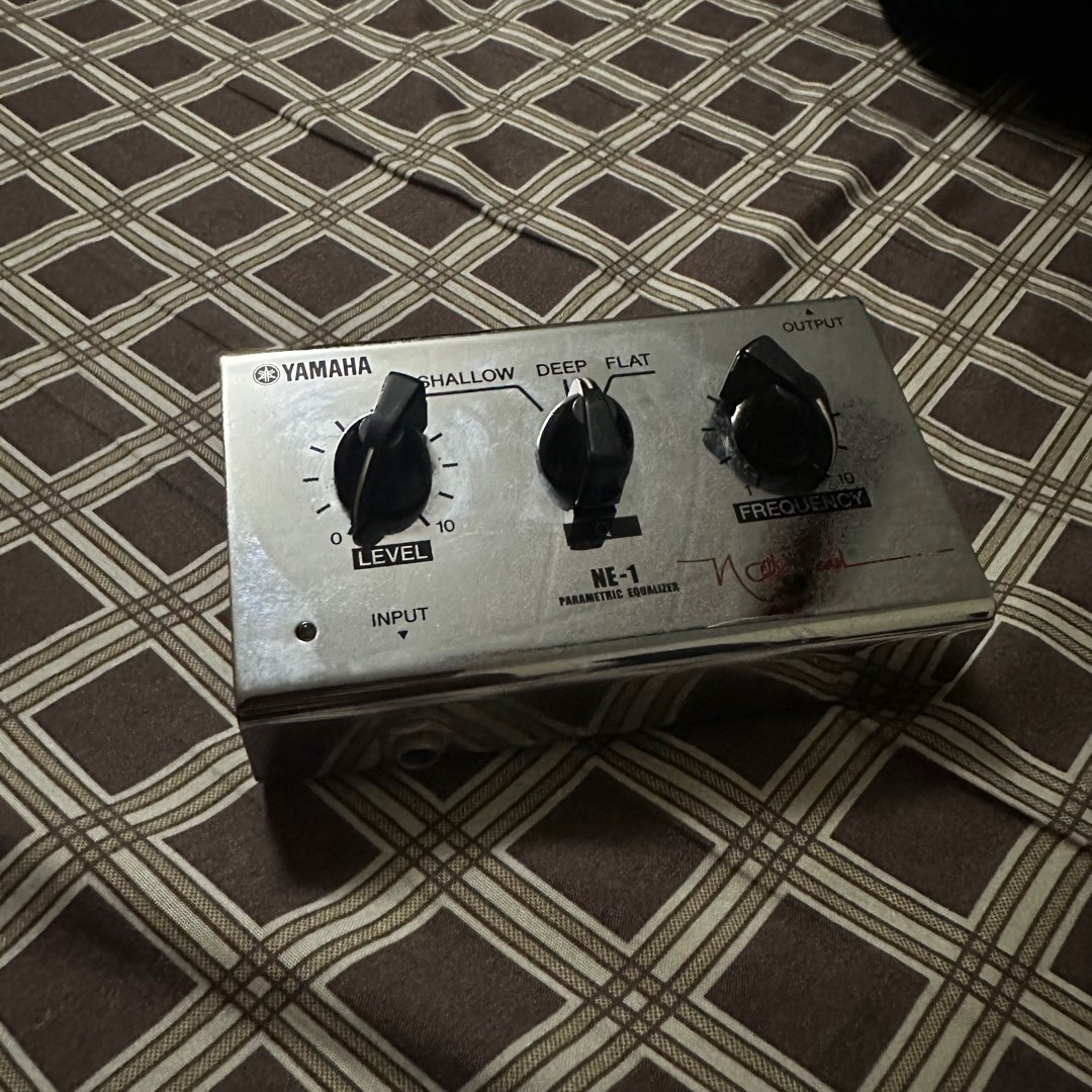 Yamaha NE-1 Nathan East Signature Parametric Equalizer Pedal, Hobbies & Toys, Music & Media ...