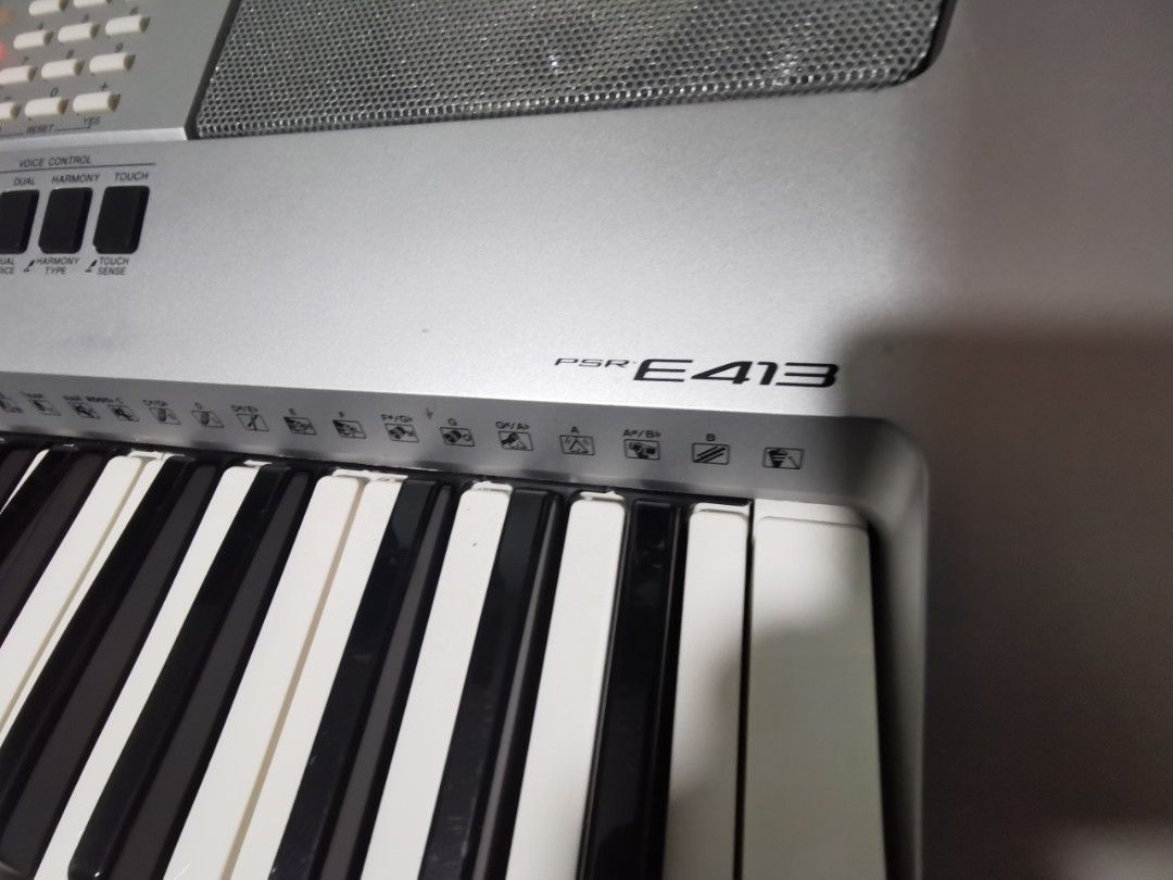 Yamaha psr e413 keyboard piano, Hobbies & Toys, Music & Media, Musical Instruments on Carousell