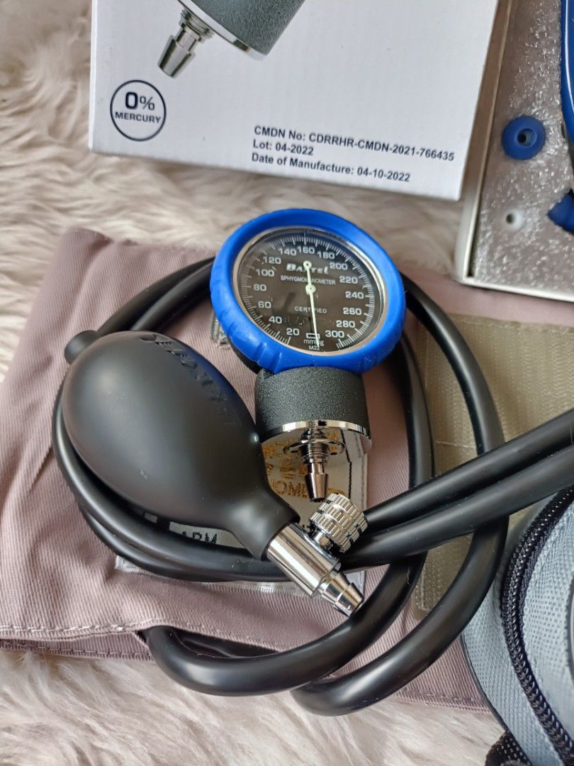 APG Baxtel Aneroid Sphygmomanometer With Dark Blue Deluxe Stethoscope ...