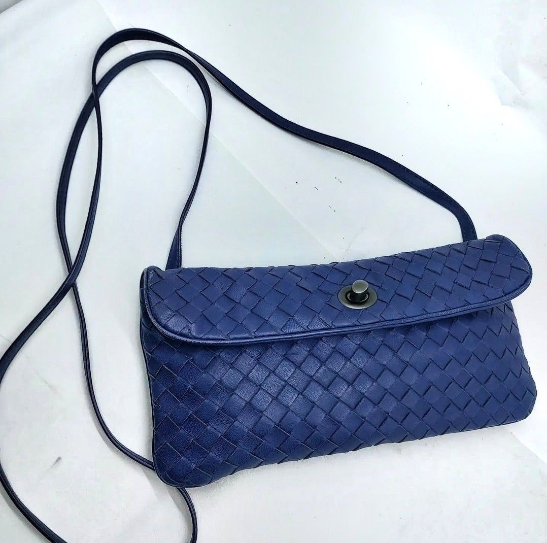 Bottega Veneta sling blue, Fesyen Wanita, Tas & Dompet di Carousell